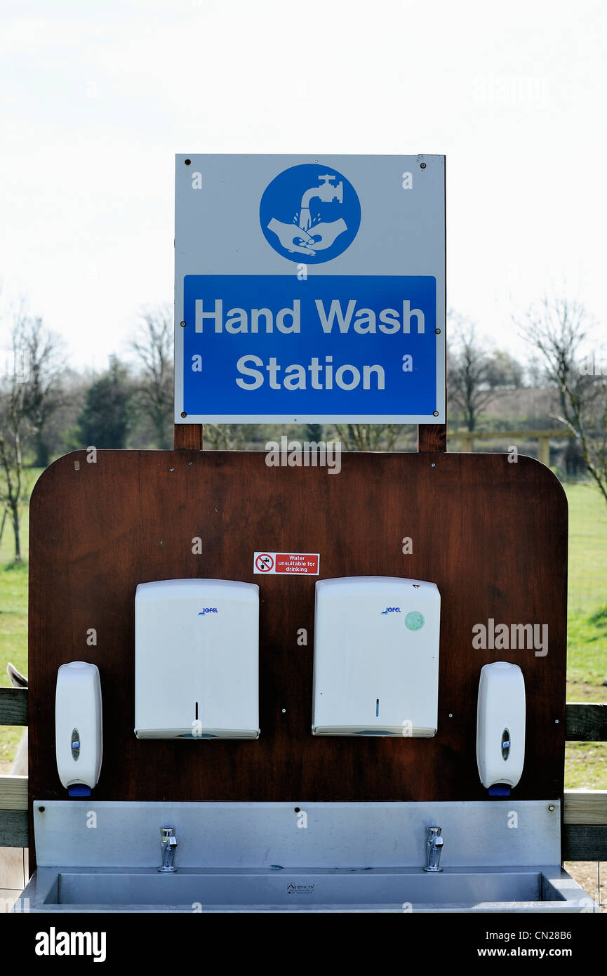 Hand wash station hi-res stock photography and images - Alamy