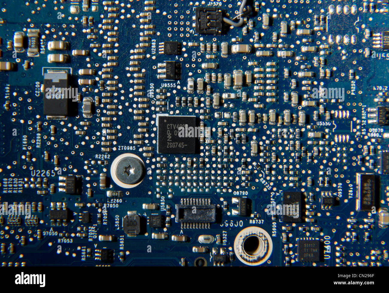 The inside of an Apple MacIntosh MacBook Pro computer showing various ...