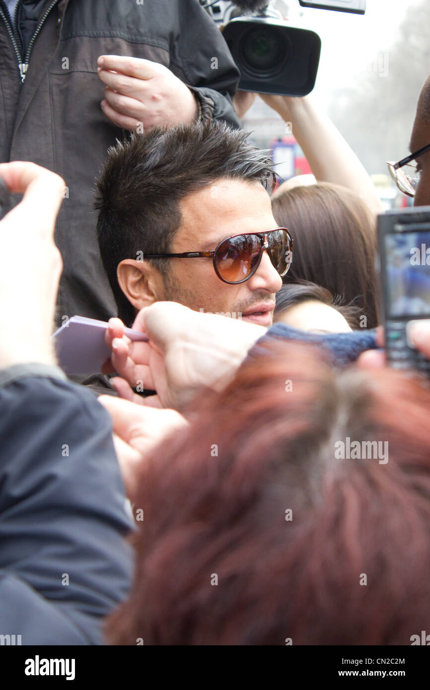 Singer peter andre hi-res stock photography and images - Alamy