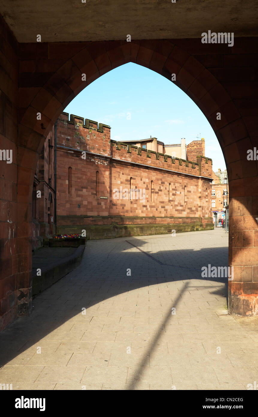 Looking through the gates hi-res stock photography and images - Alamy