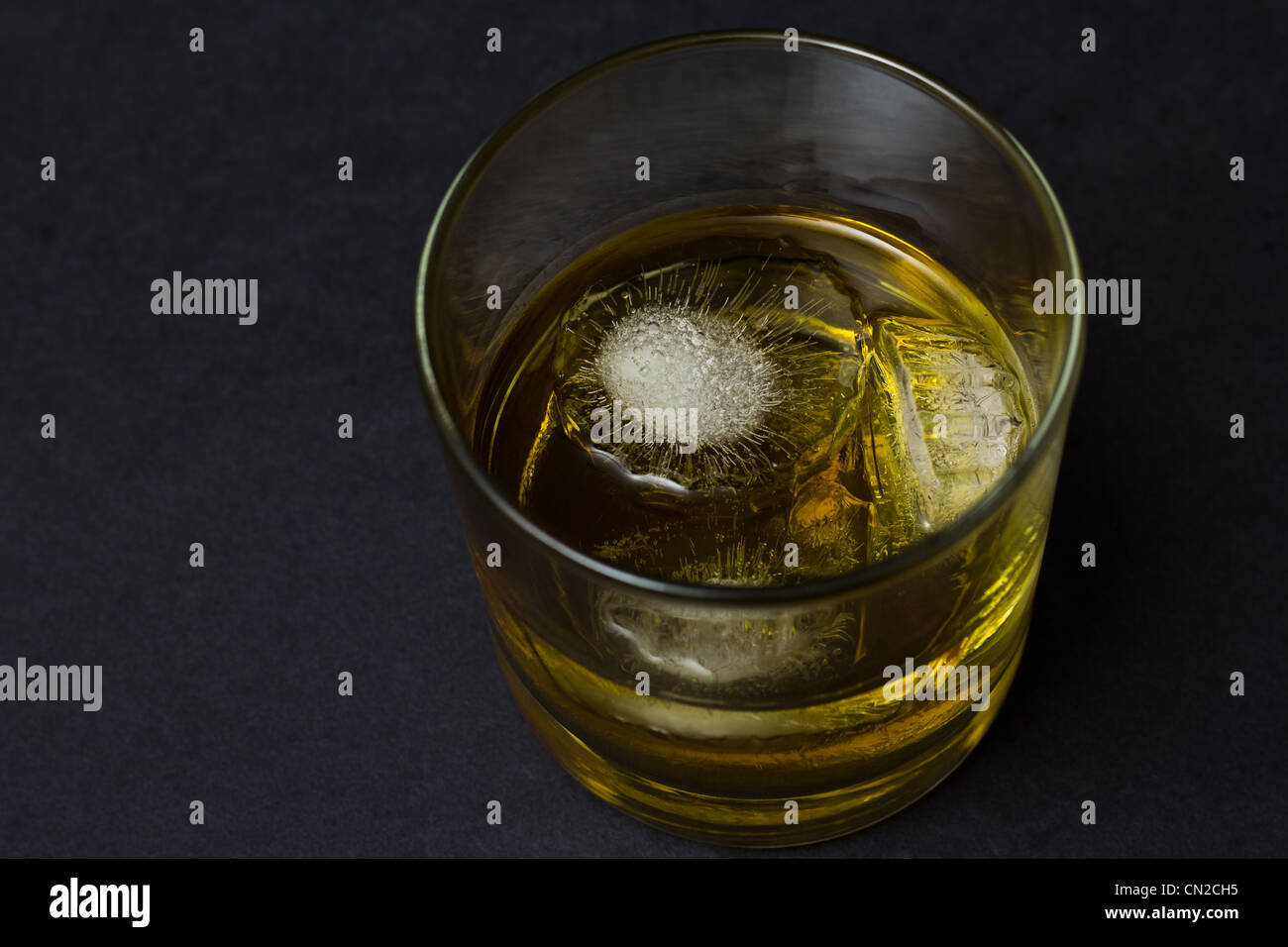 Scotch on the rocks hi-res stock photography and images - Alamy