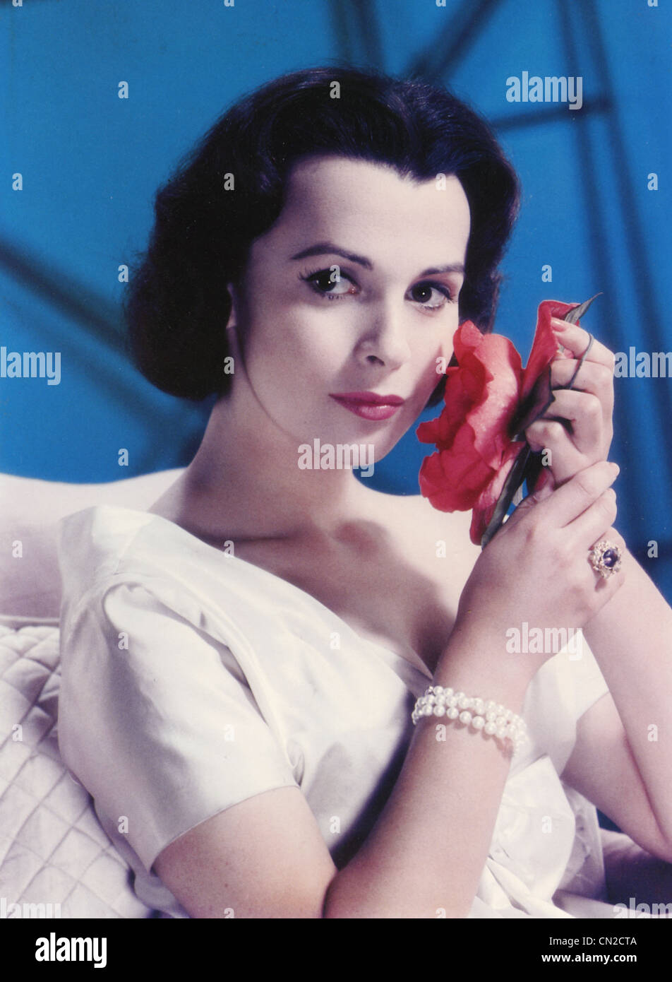 Claire bloom actress hi-res stock photography and images - Alamy
