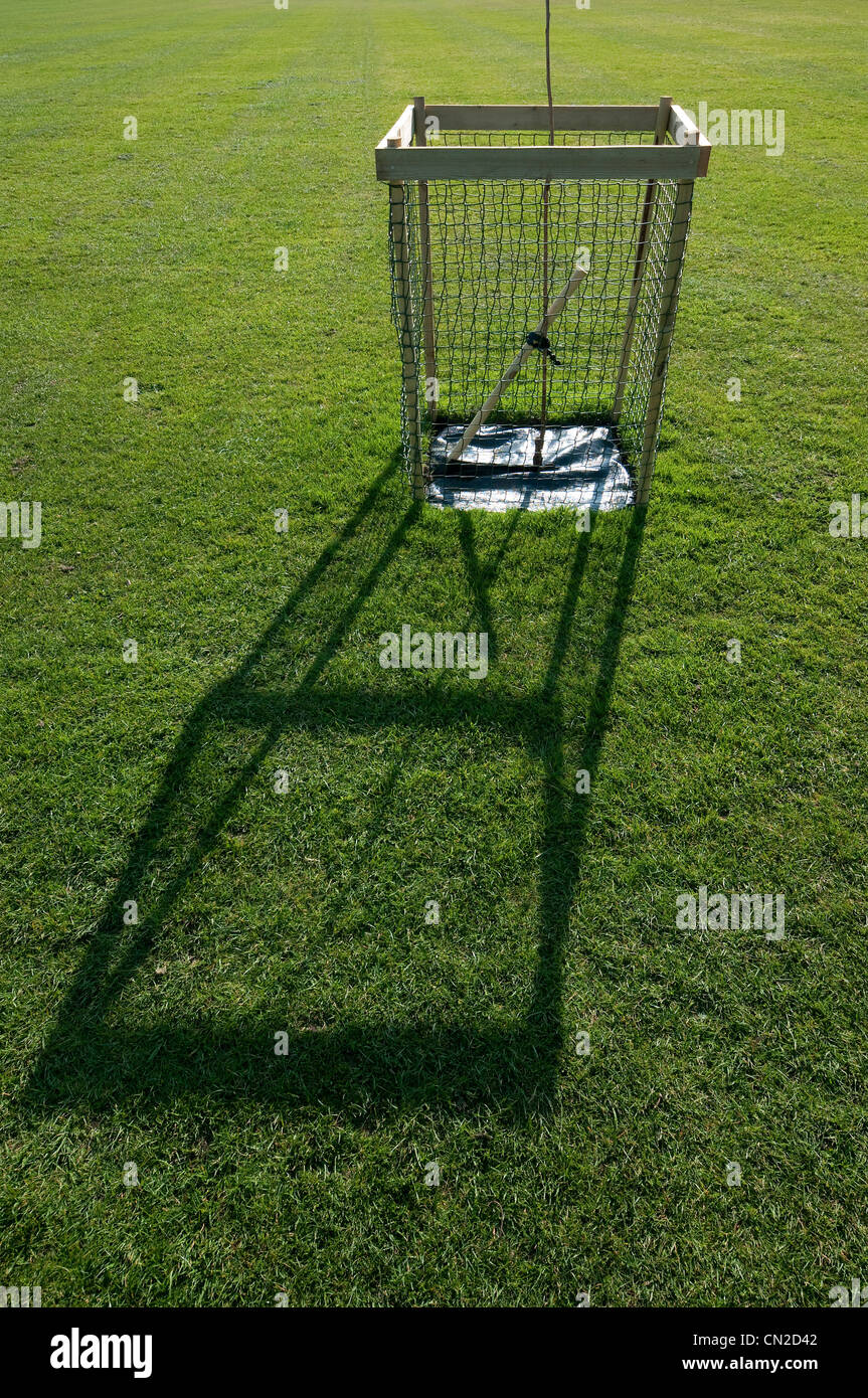 Tree support hi-res stock photography and images - Alamy