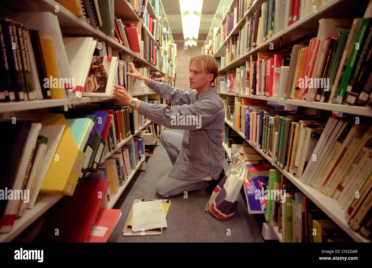 Books of reference hi-res stock photography and images - Alamy