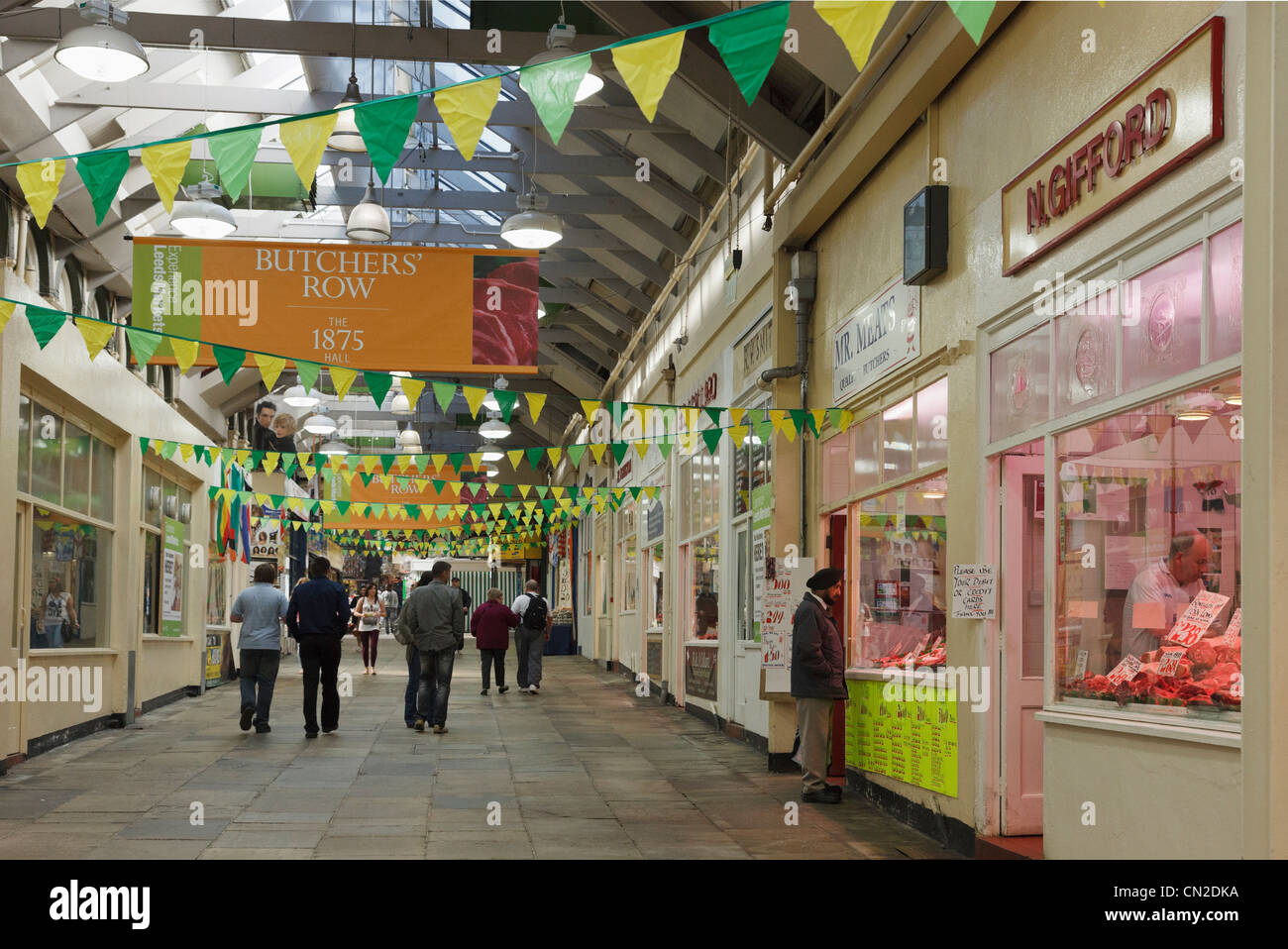 Row shops mall hi-res stock photography and images - Alamy