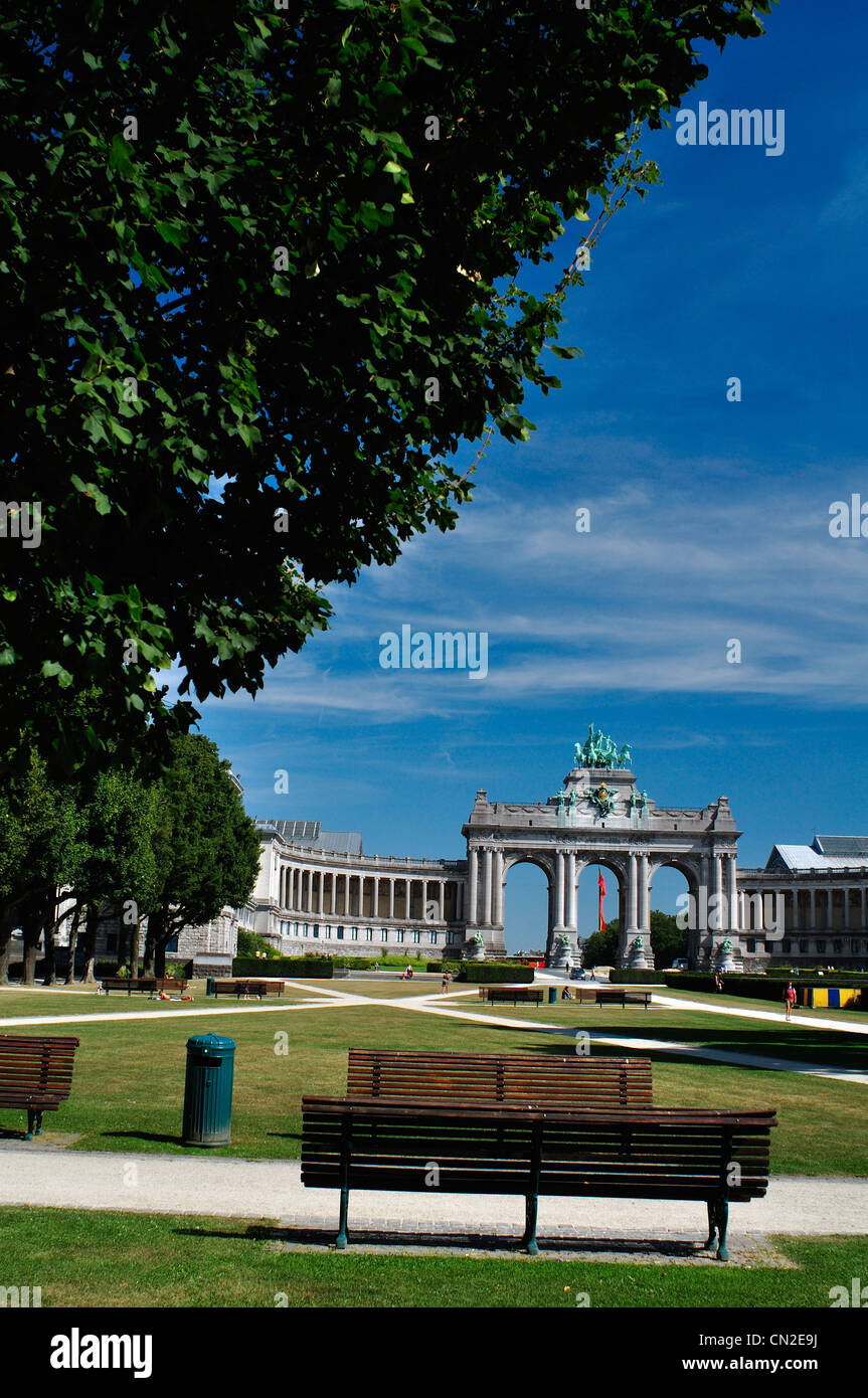 Garden arch bench hi-res stock photography and images - Alamy