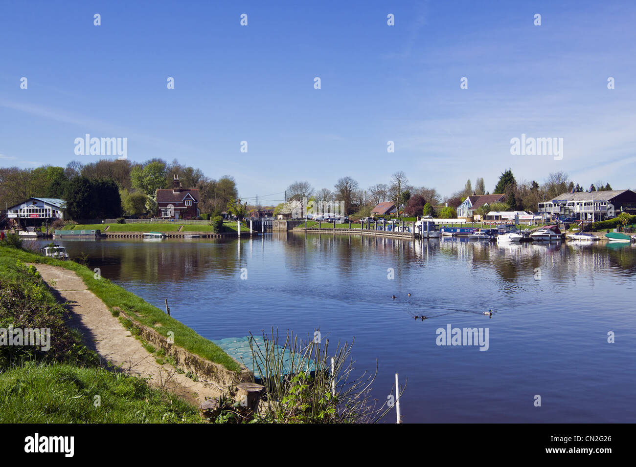 Shepperton lock island thames hi-res stock photography and images - Alamy