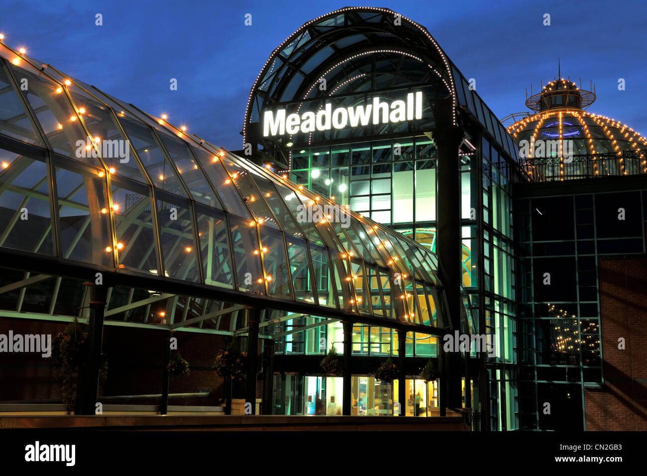 Meadowhall shopping centre entrance hi-res stock photography and images ...