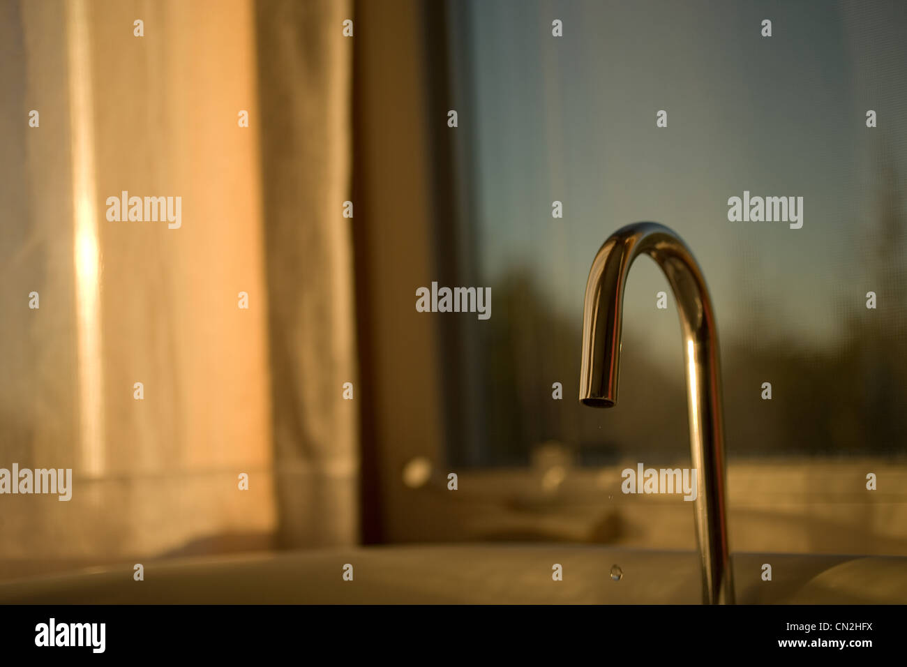 Kitchen sink faucet, close up Stock Photo - Alamy