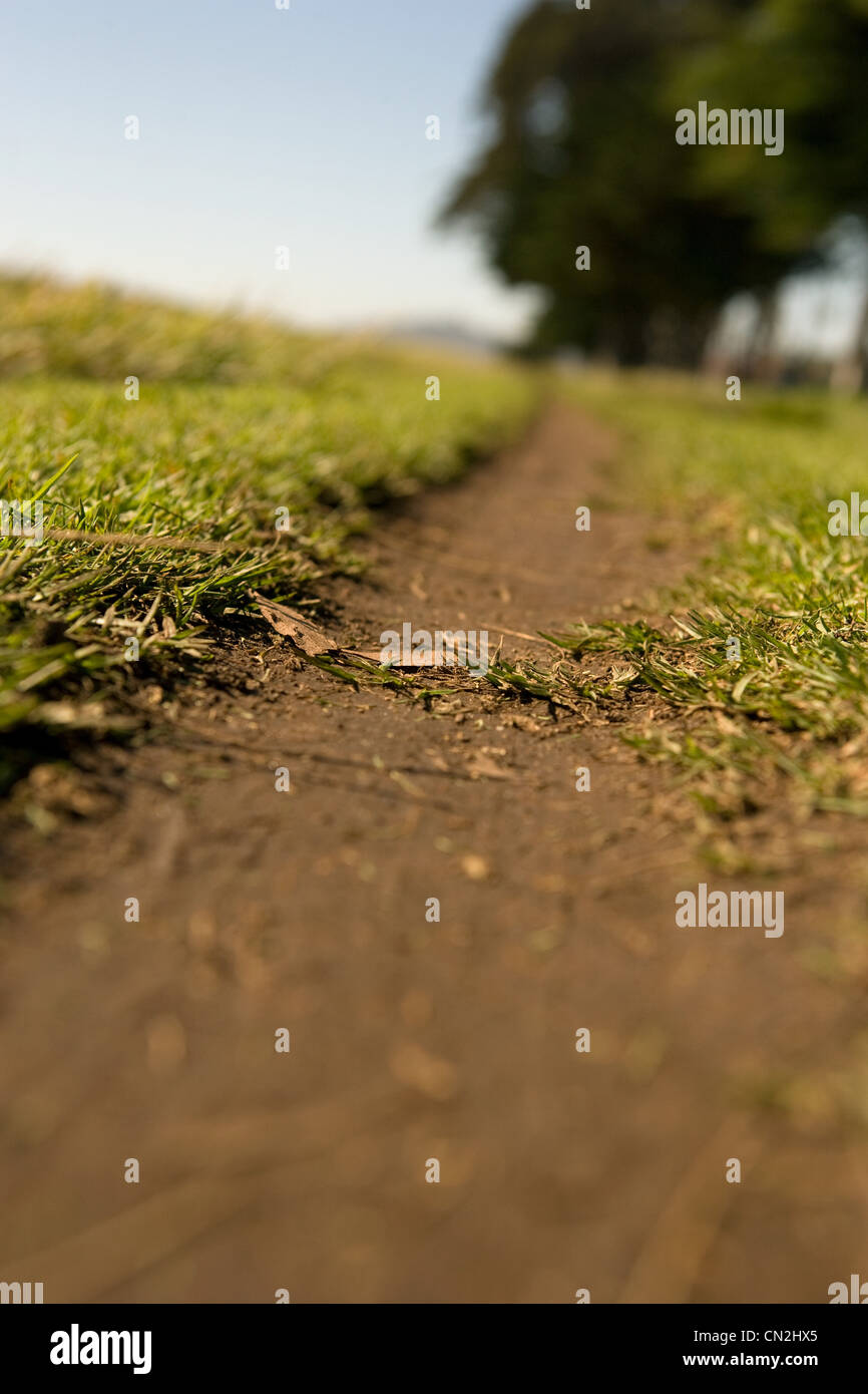 Path through grass hi-res stock photography and images - Alamy