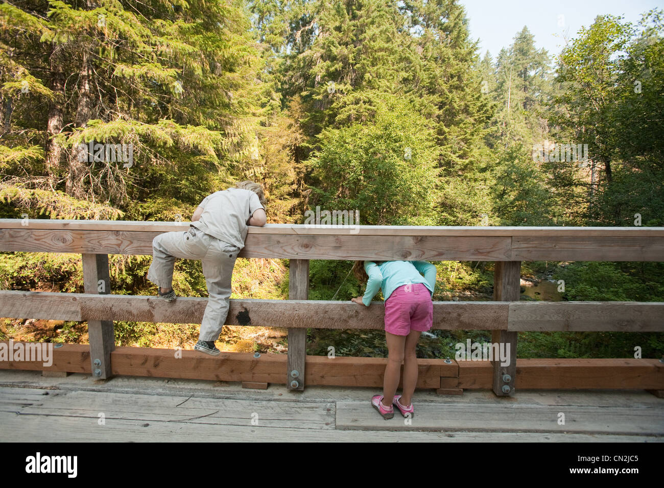 Over bridge hi-res stock photography and images - Alamy