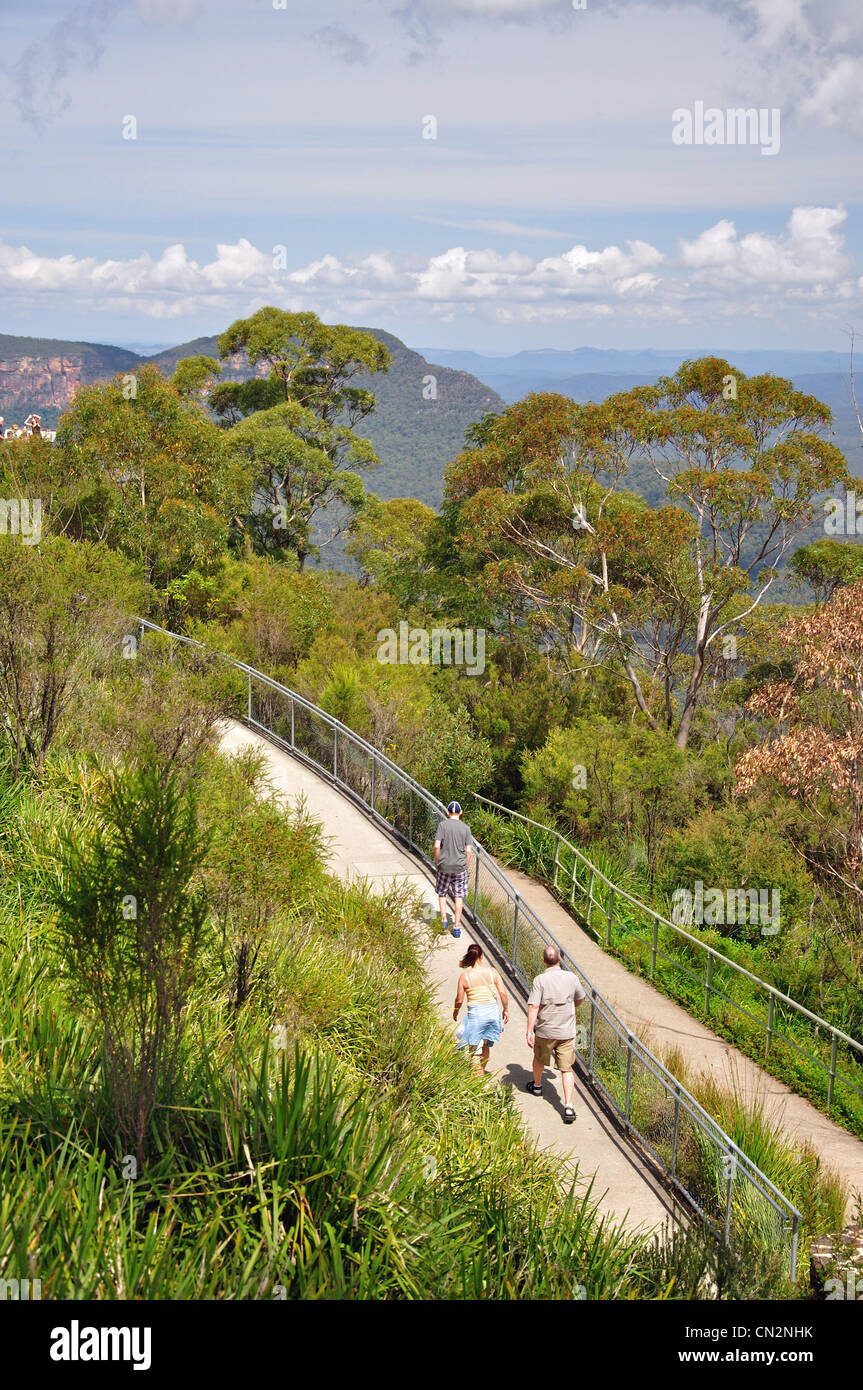 Walking track from Echo Point lookout, The Jamison Valley, Blue ...