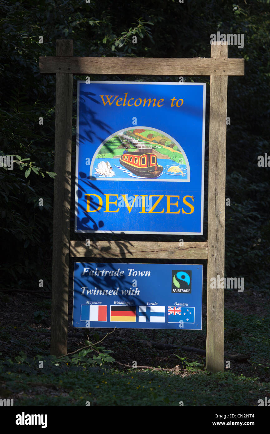 Welcome road hi-res stock photography and images - Alamy