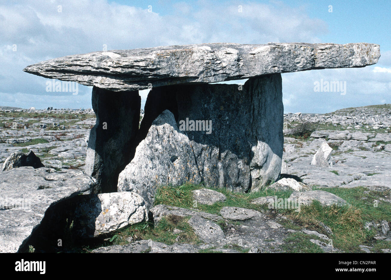 Poulnabrone Dolmen - The Burren Stock Photo - Alamy