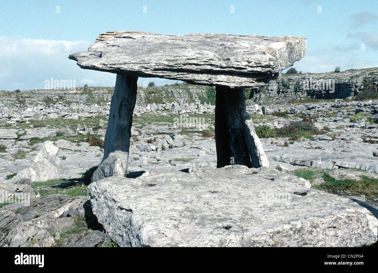 Poulnabrone Dolmen - The Burren Stock Photo - Alamy