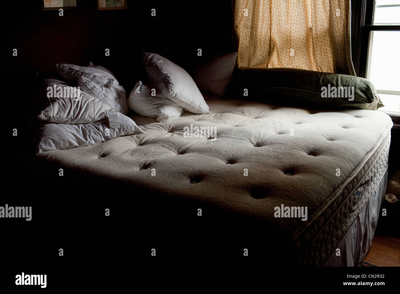 The unmade bed hi-res stock photography and images - Alamy