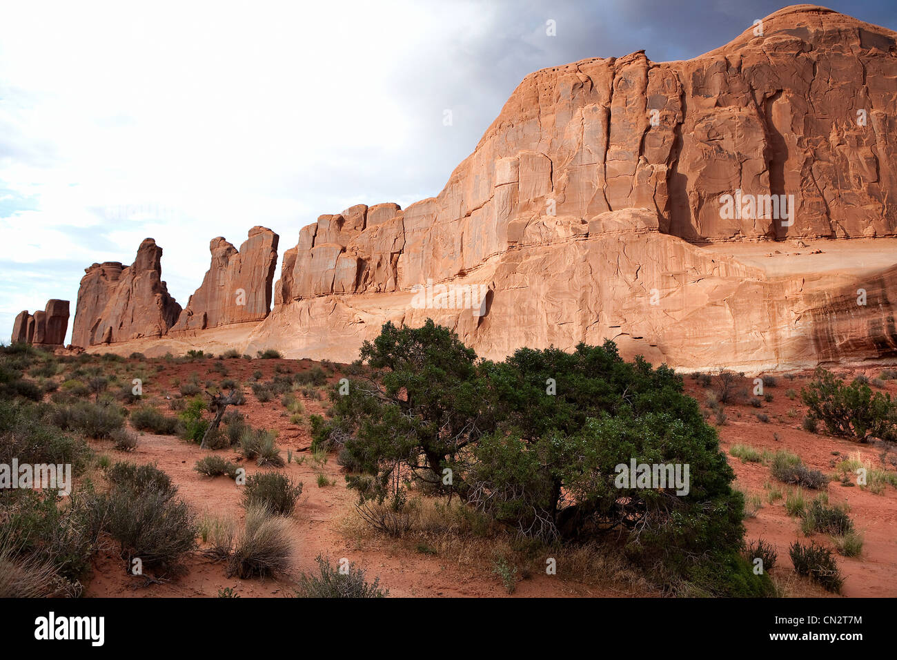 Red color rocks hi-res stock photography and images - Alamy