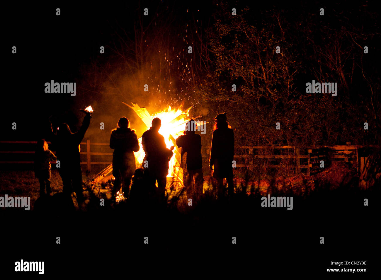 People watching bonfire hi-res stock photography and images - Alamy
