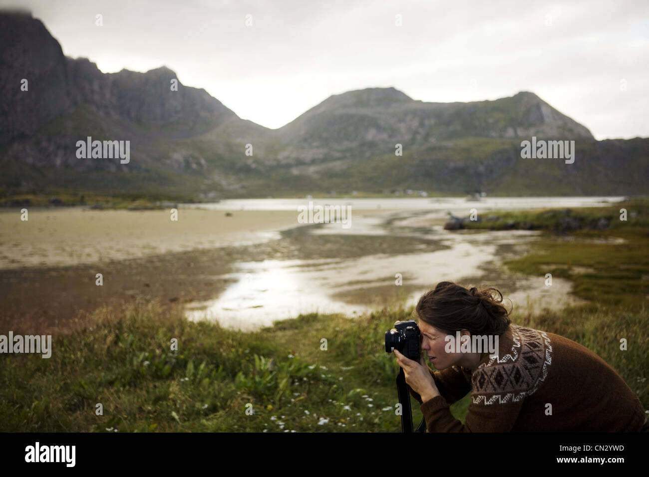 Woman in landscape mountain hi-res stock photography and images - Alamy