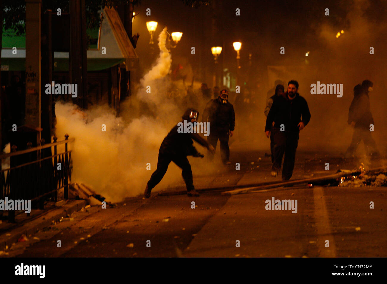 Protesters and riot police fought tunning battles in the center of ...