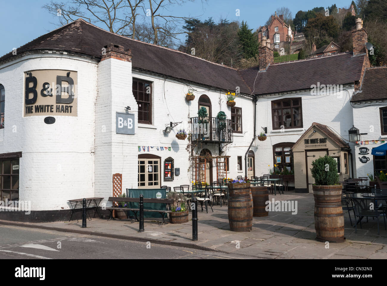 White hart historic pub hi-res stock photography and images - Alamy