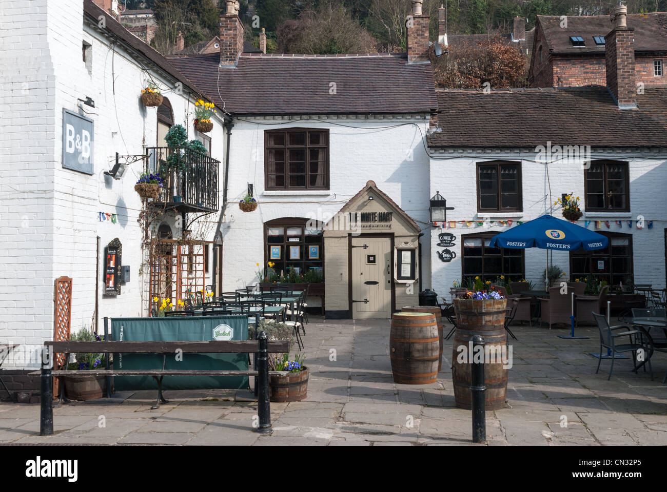 White hart historic pub hi-res stock photography and images - Alamy