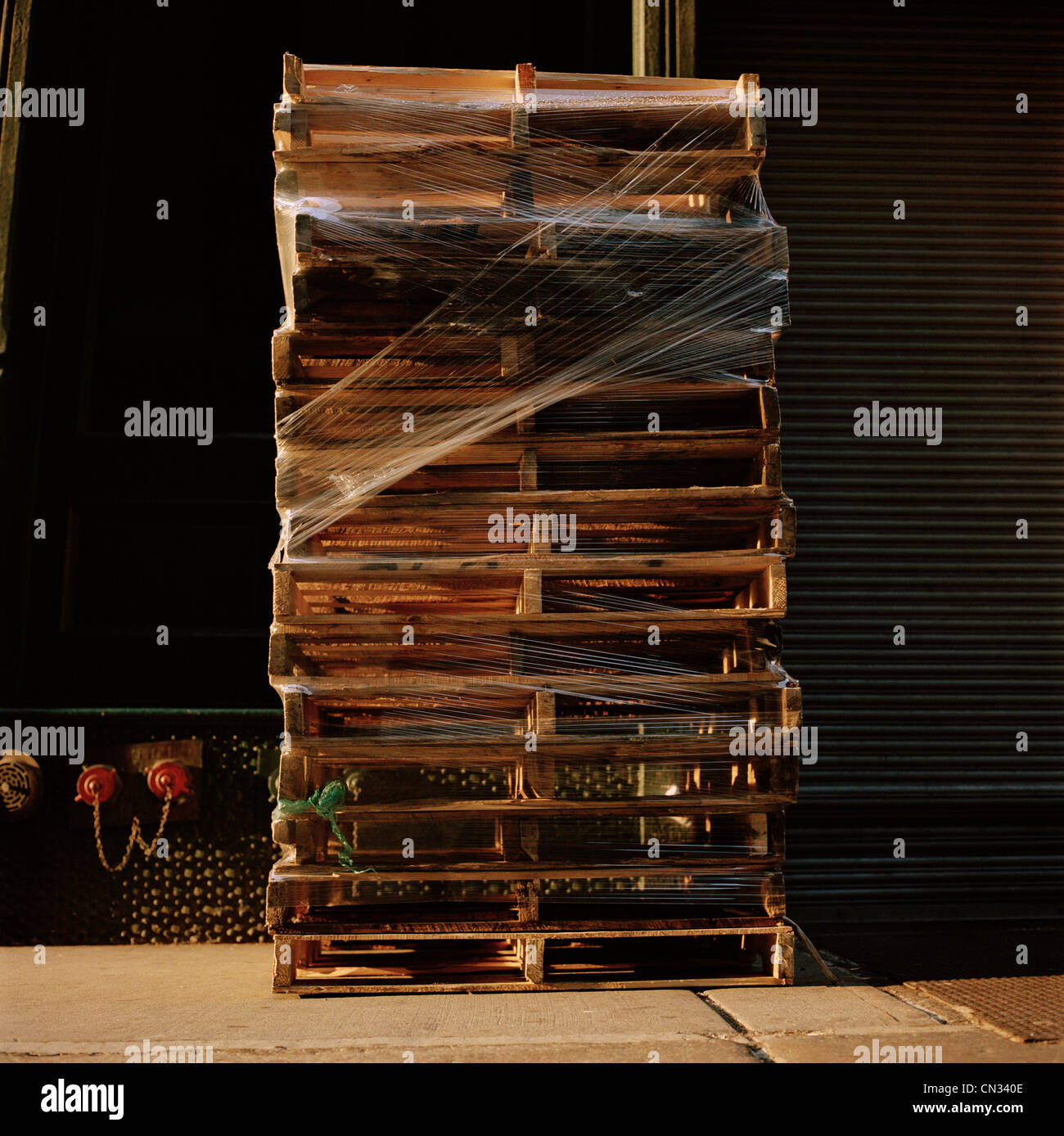 Stack of wooden pallets Stock Photo - Alamy