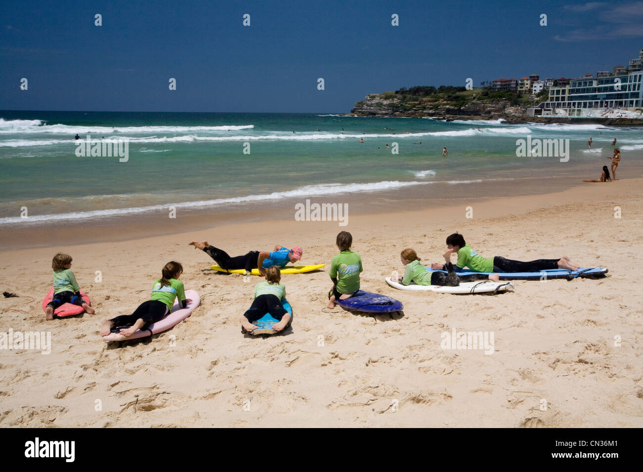 Sydney surf lesson hi-res stock photography and images - Alamy