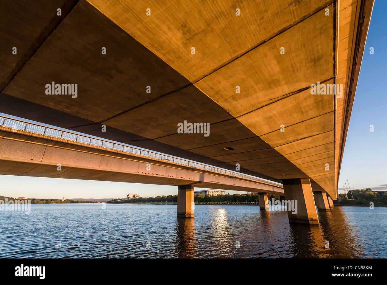 Commonwealth bridge hi-res stock photography and images - Alamy