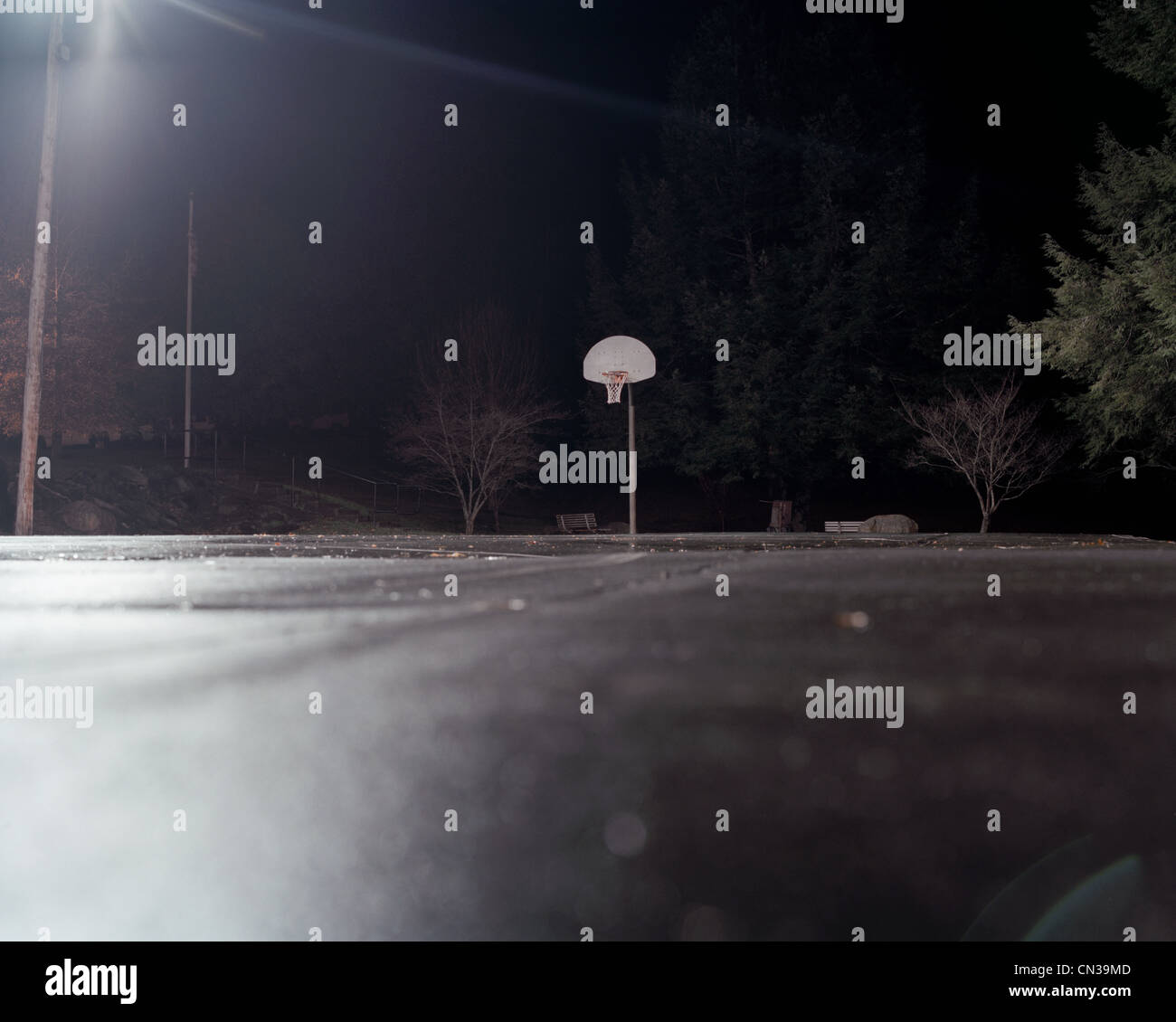 Empty basketball court at night Stock Photo - Alamy