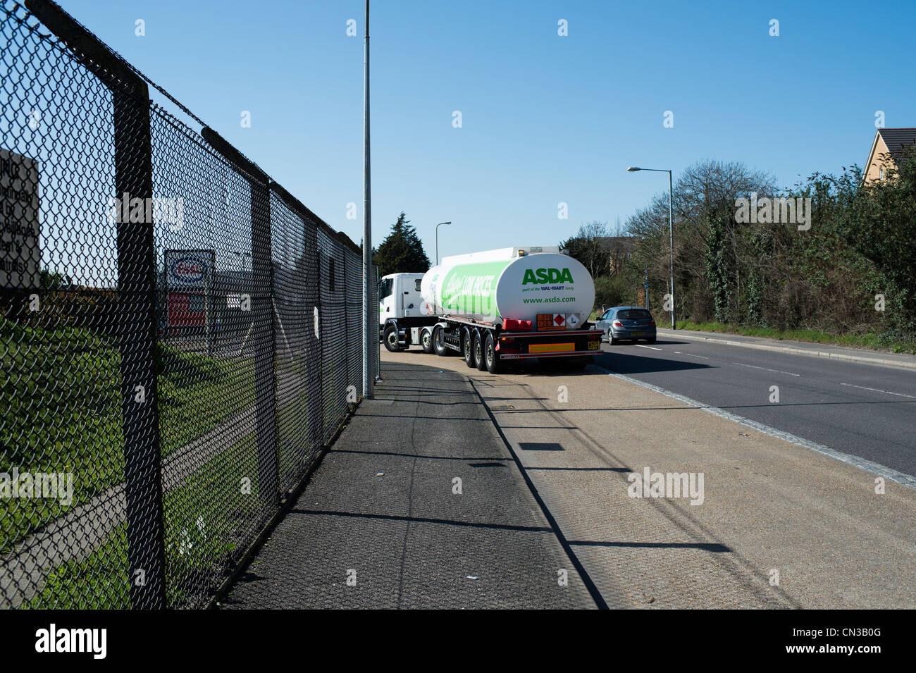 An ASDA fuel tanker returns to the Esso Fuels Terminal in Purfleet ...