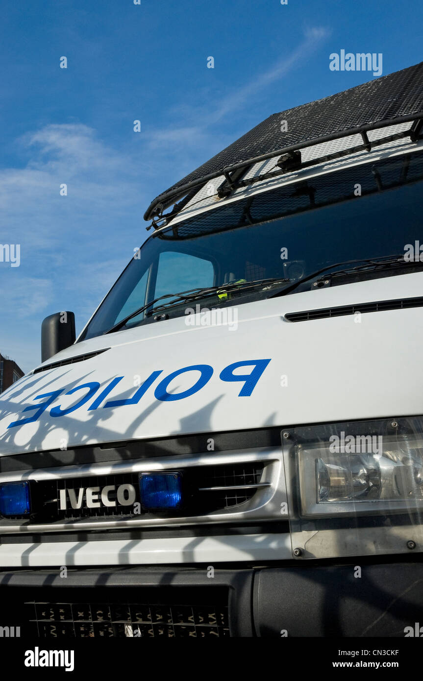 Police van uk hi-res stock photography and images - Alamy