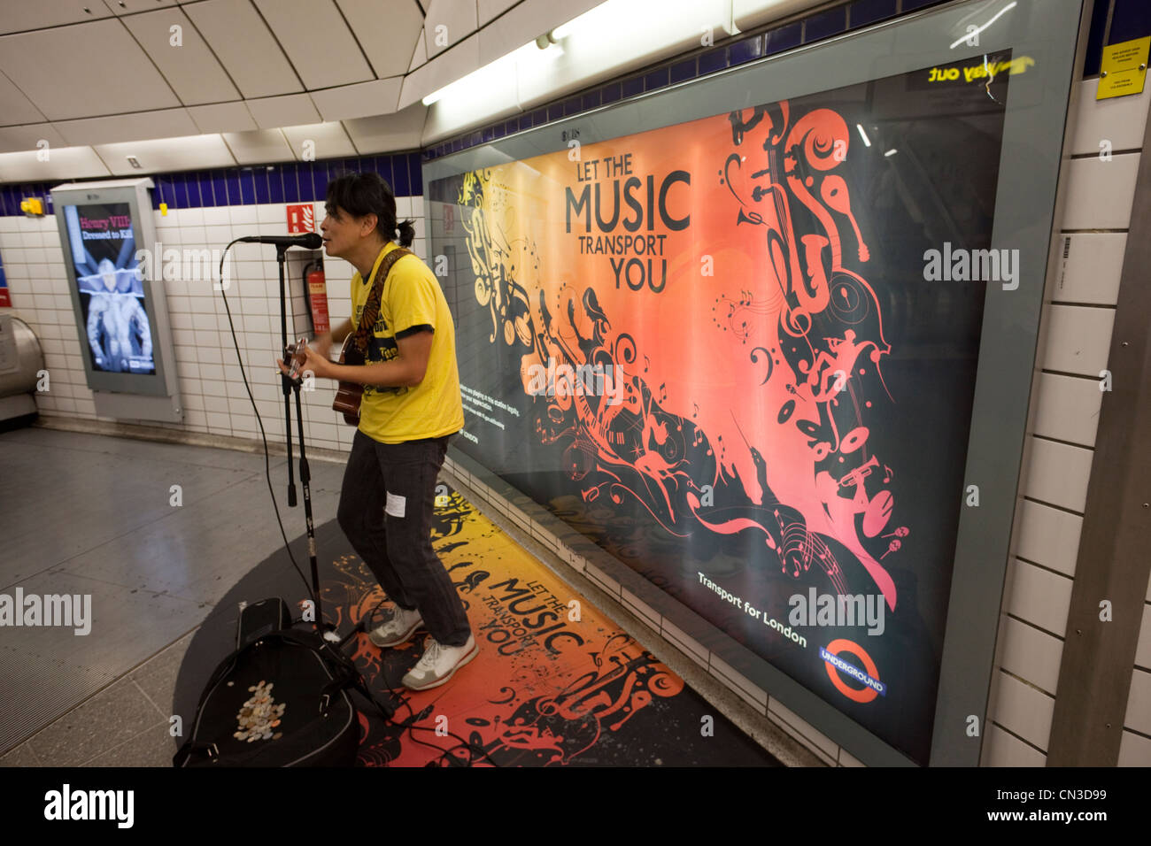 England, London, Underground Station, Busker Stock Photo - Alamy
