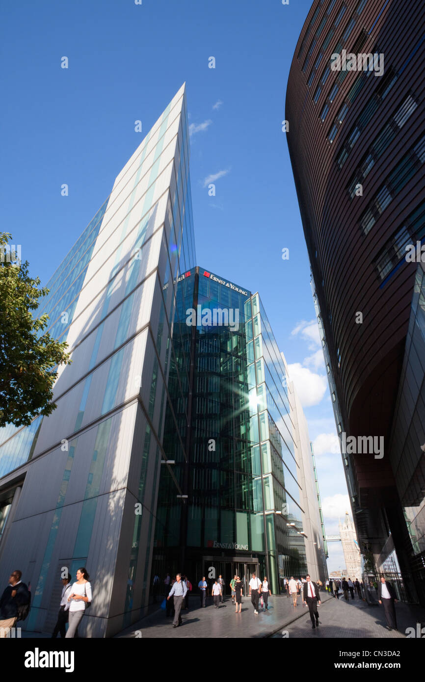 More london place hi-res stock photography and images - Alamy