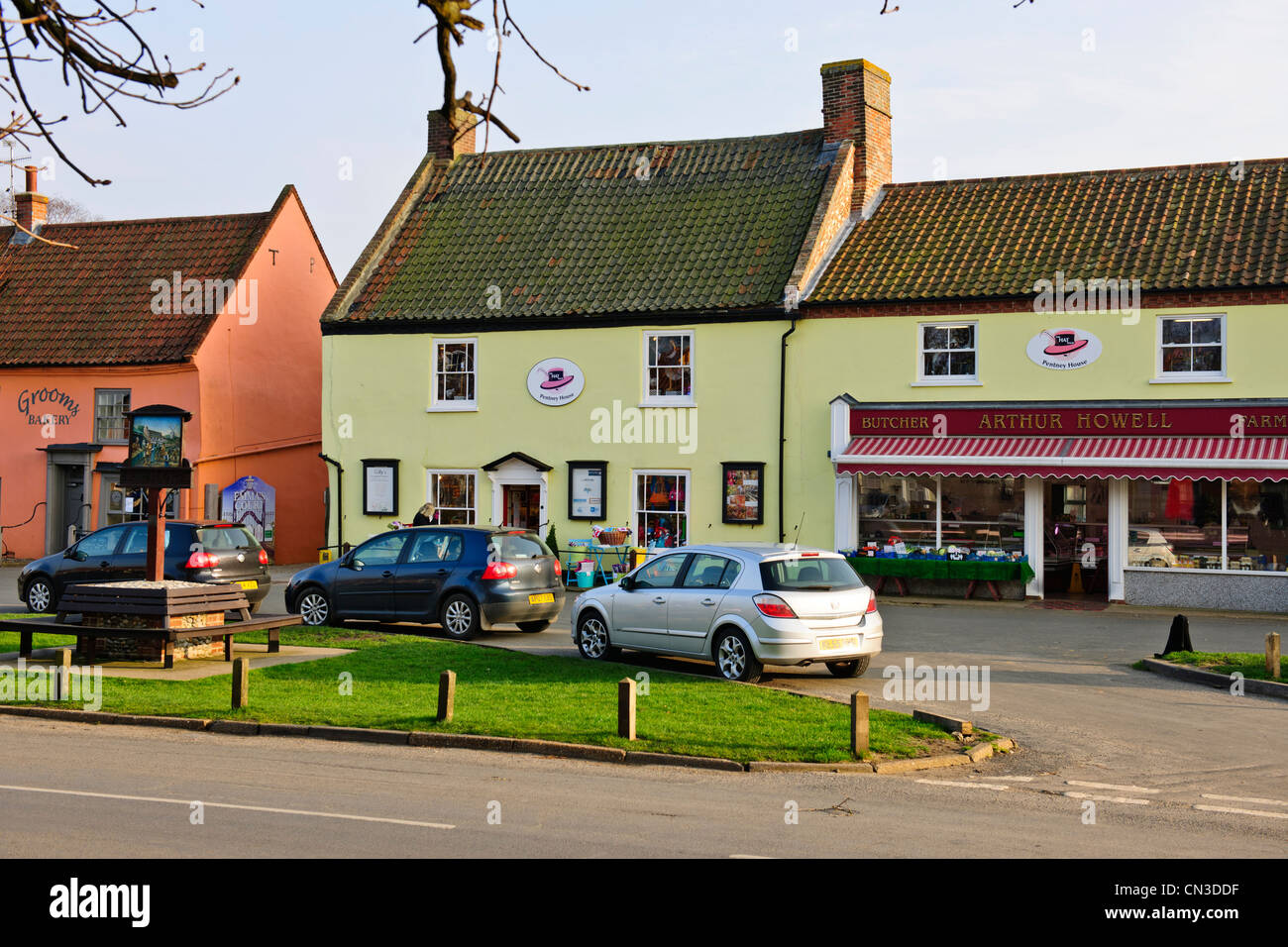 Burnham Market,Renowned Restaurant,Pub,B & B,Hoste Arms,Shops,Village ...