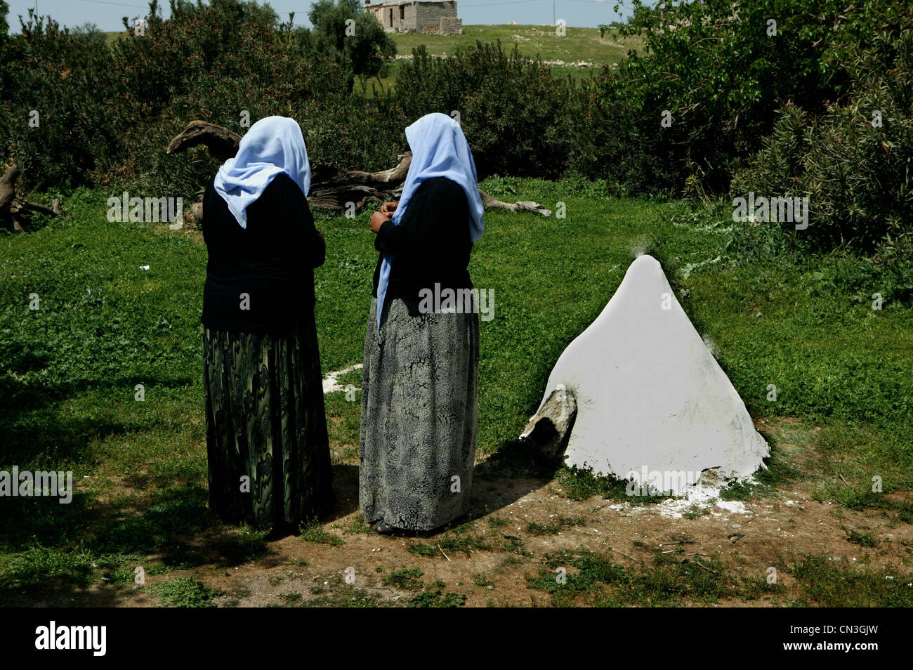 Followers of the Yezidi religion, celebrating the fast Stock Photo - Alamy