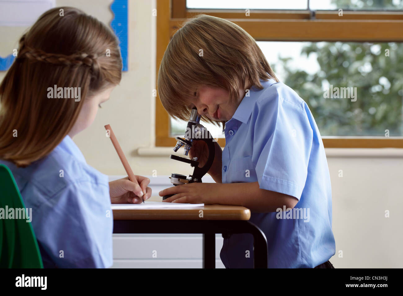 School children classroom hi-res stock photography and images - Alamy