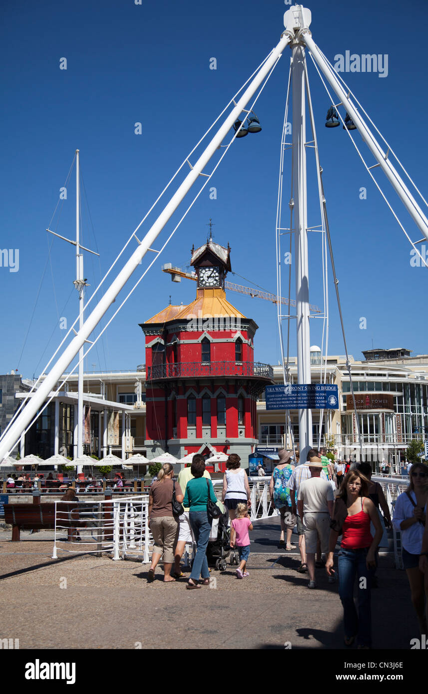 People Cross Tower Bridge High Resolution Stock Photography and Images ...