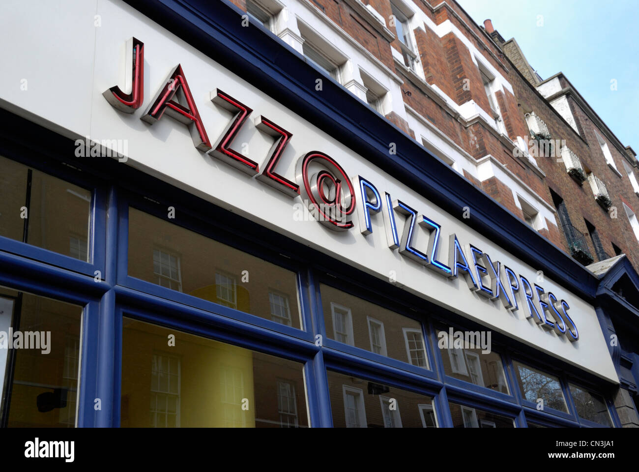Pizzaexpress soho hi-res stock photography and images - Alamy