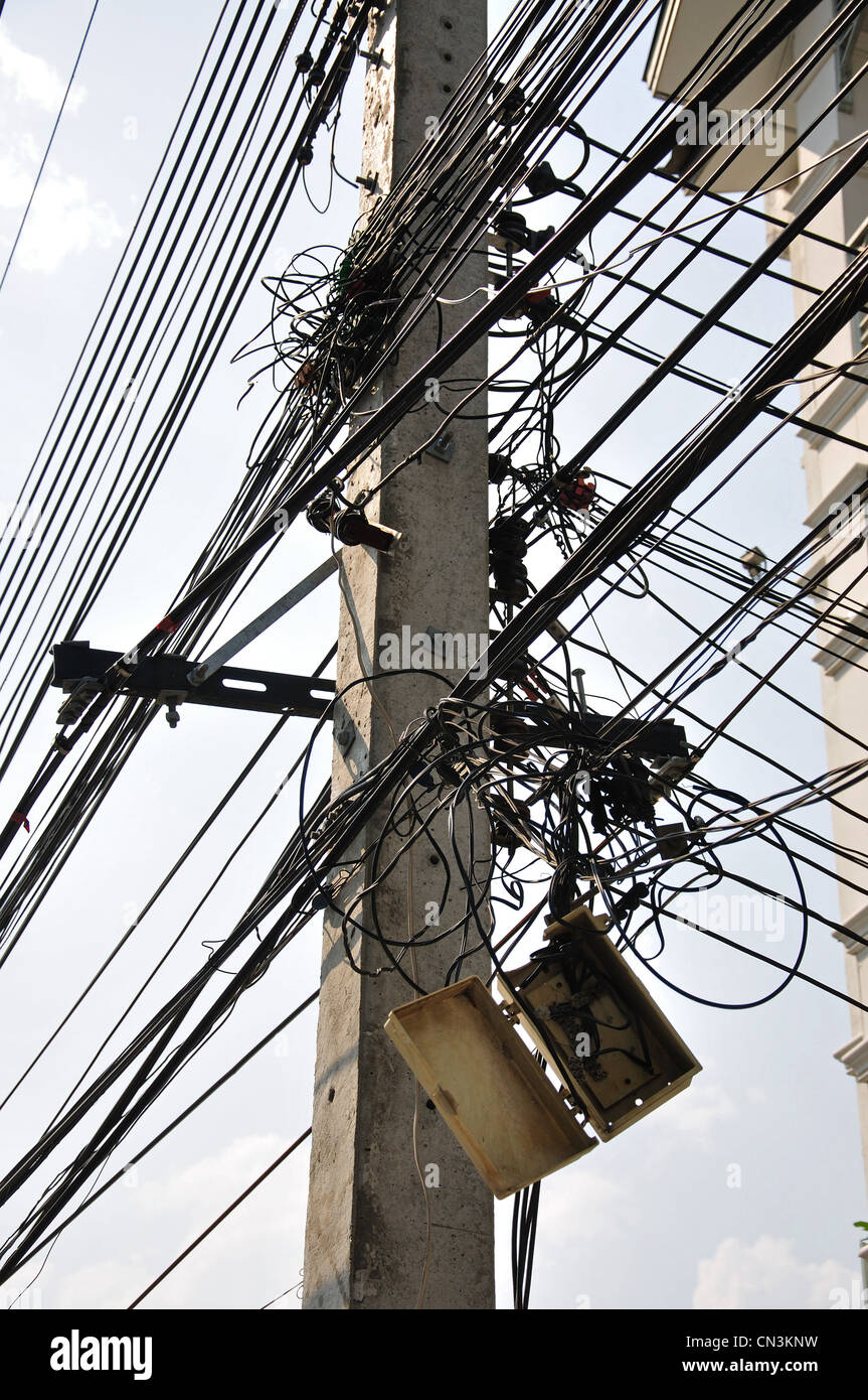 Mass of power lines on lamp post, Rachadamnoen, Mueang Chiang Mai, Sri ...