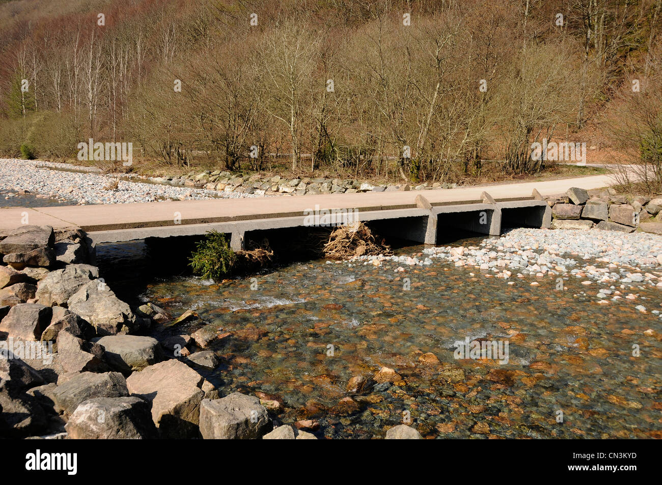 Ennerdale bridge hi-res stock photography and images - Alamy