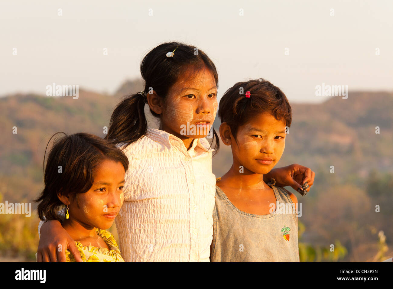 Myanmar (Burma), Rakhine (Arakan) state, Mrauk U, children Stock Photo ...