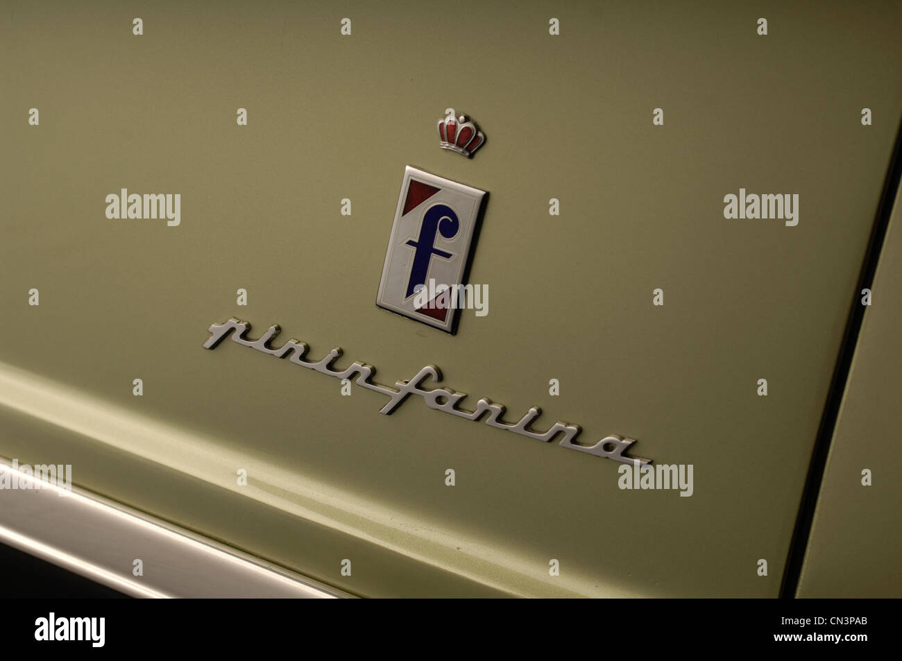Healey car logo hi-res stock photography and images - Alamy
