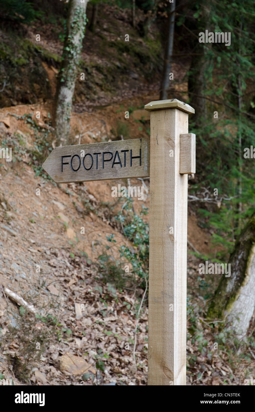 Wooden sign post indicating a footpath in the UK Stock Photo - Alamy