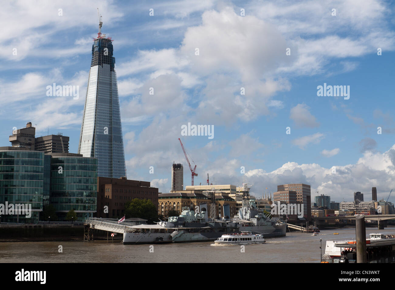 Shard London Bridge picture from the Thames Stock Photo - Alamy