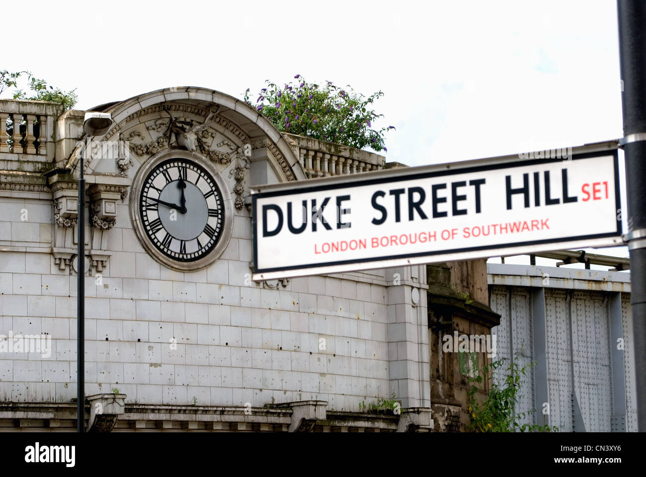 Bridge street sign in hi-res stock photography and images - Alamy