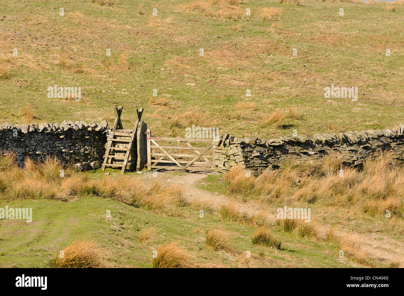 Traditional field stile hi-res stock photography and images - Alamy
