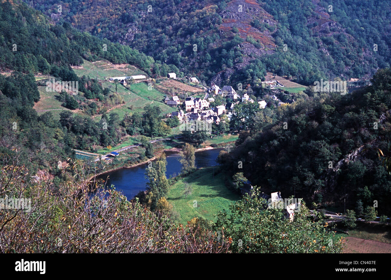 France rural lot valley river hi-res stock photography and images - Alamy