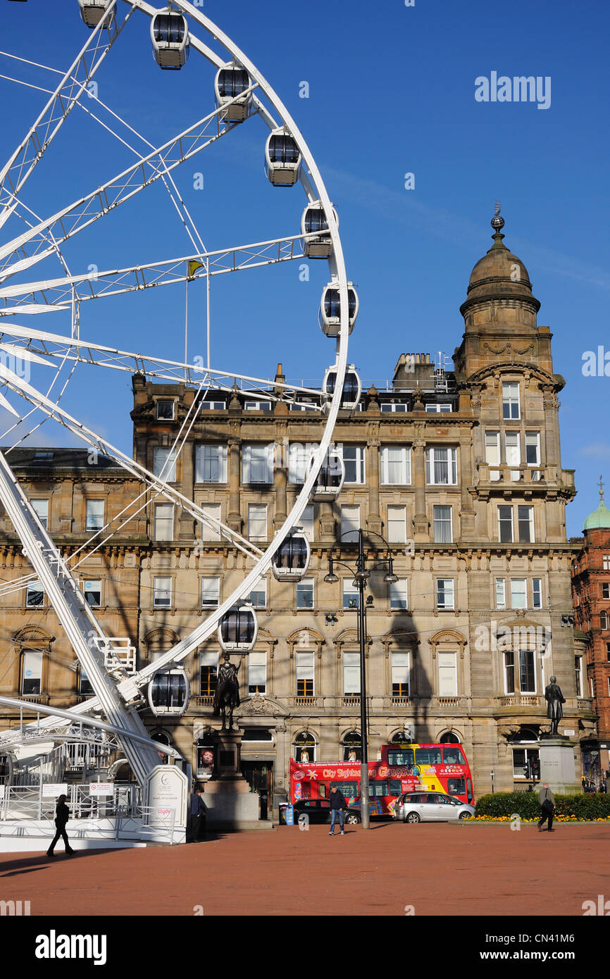 A Glasgow tour bus at pick up point in George Square, Glasgow, beside ...