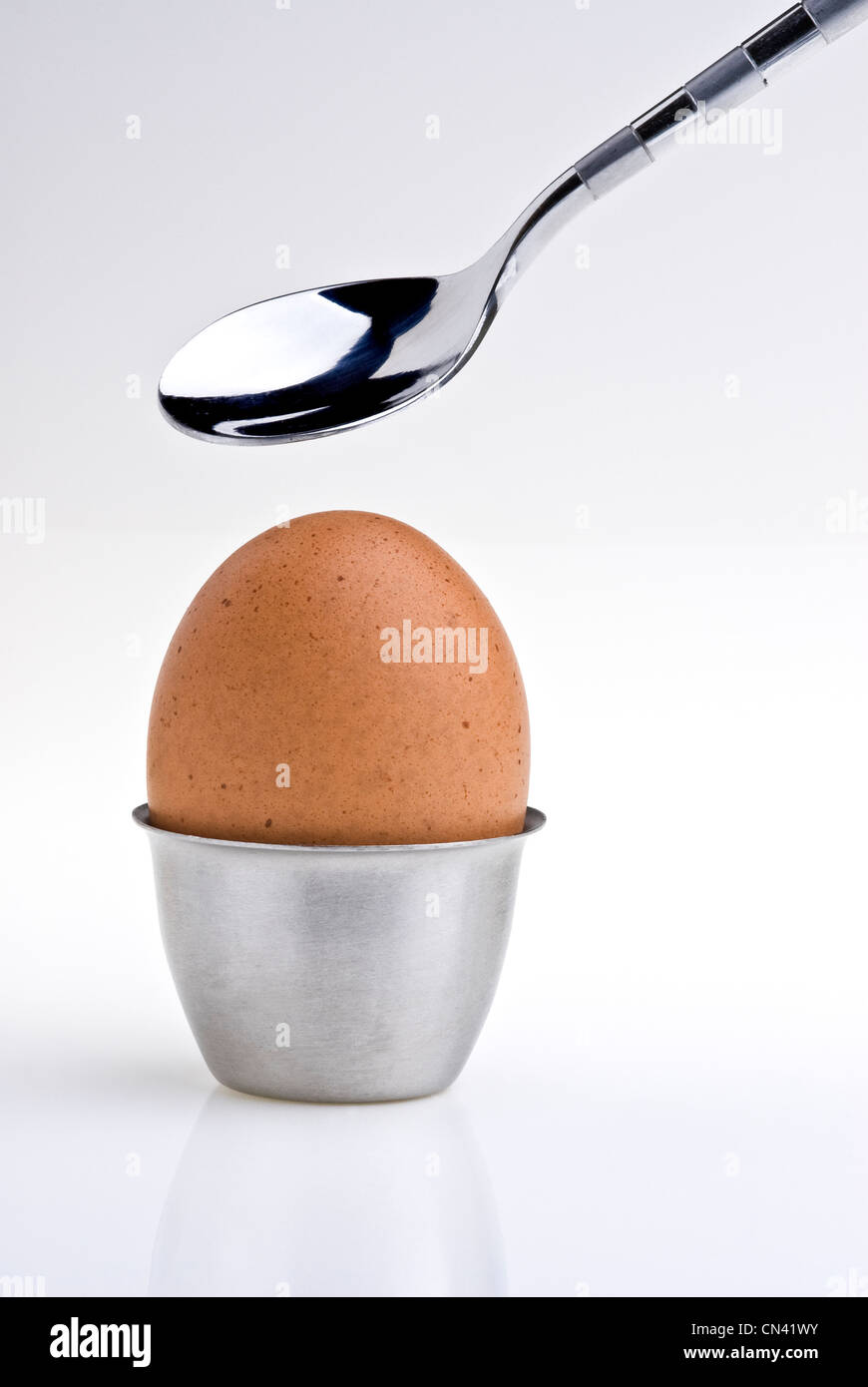 Egg tapping hi-res stock photography and images - Alamy